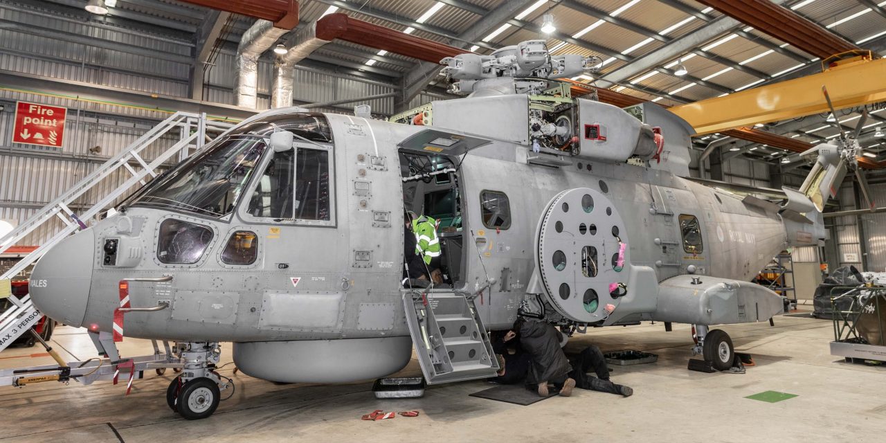 Merlin “Crowsnest” | The British Royal Navy Airborne Radar System ...