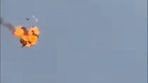 Yemen | Saudi F-15 fighter shoots down Houthi "Qasef-2K" - VIDEO ...