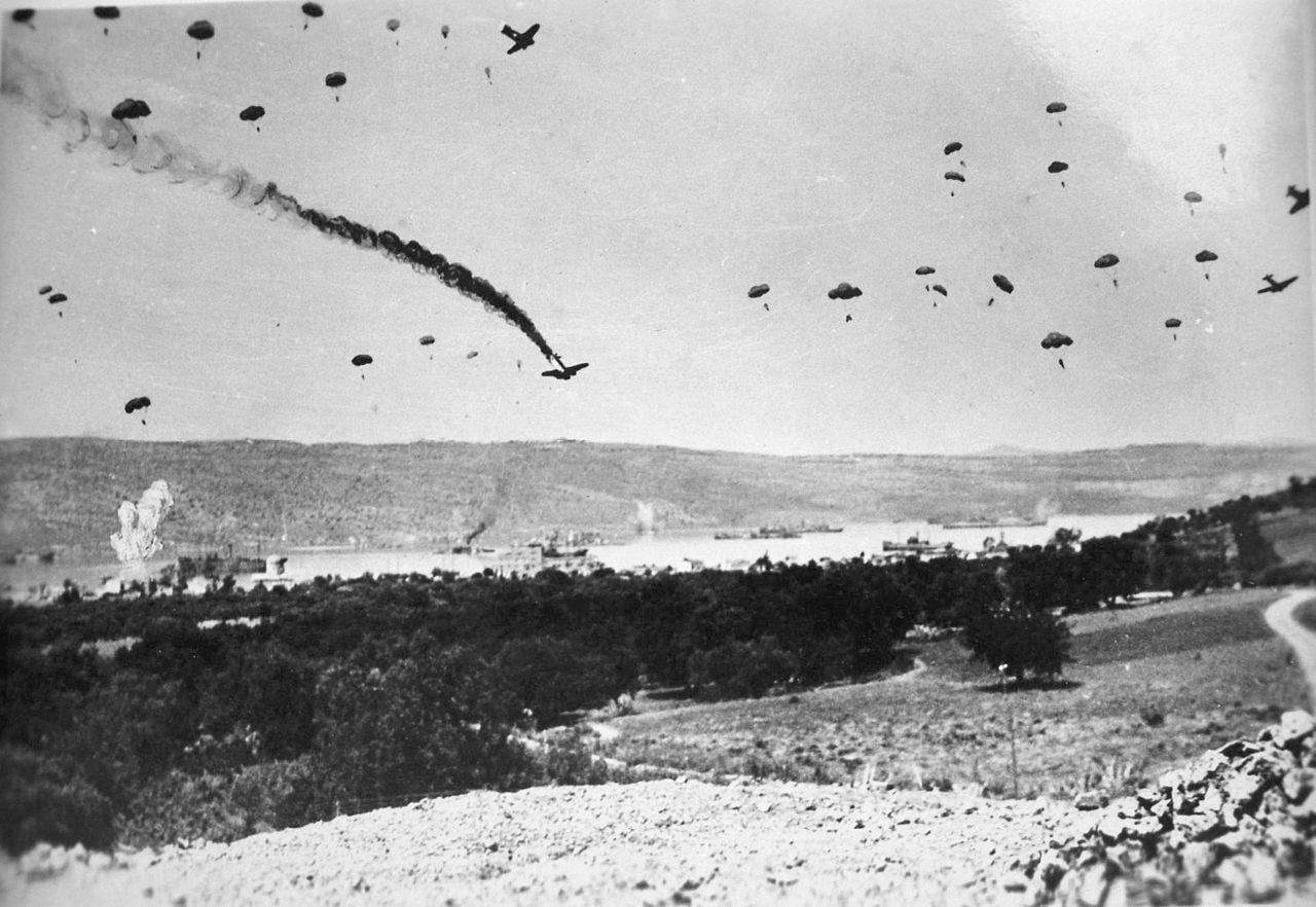 Η γερμανική επίθεση στην Ελλάδα και η γραμμή “Μεταξά” - Φωτογραφίες ...