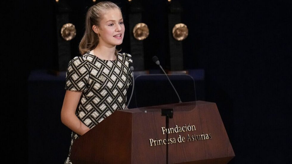 Spain | Heir to the throne, Princess Leonor, to undergo military training | DEFENCE ReDEFiNED ...