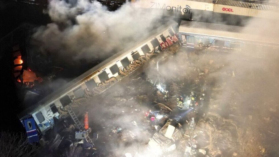 Train crash in Tempi | 43 dead, most aged 20-30 - VIDEO depicts moment ...