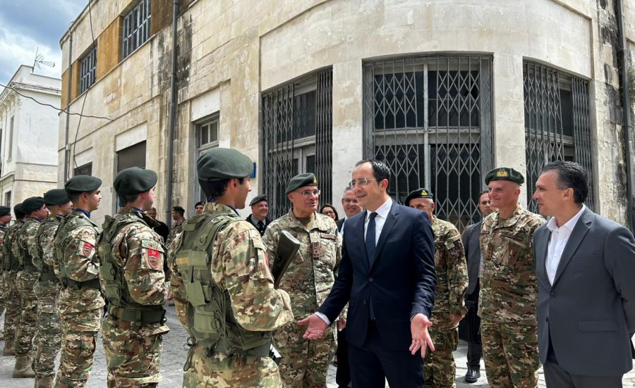 Επισκέψεις σε στρατόπεδα και φυλάκια της ΕΛΔΥΚ και της Εθνικής Φρουράς ...
