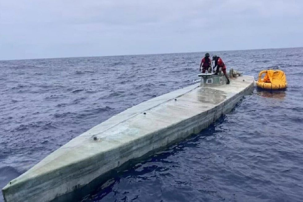 Mexico | Large semi-submersible vessel with 3.5 tons of cocaine ...