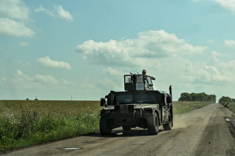 Ukraine | Ukrainian Humvee falls in anti-tank mine - VIDEO | DEFENCE ...