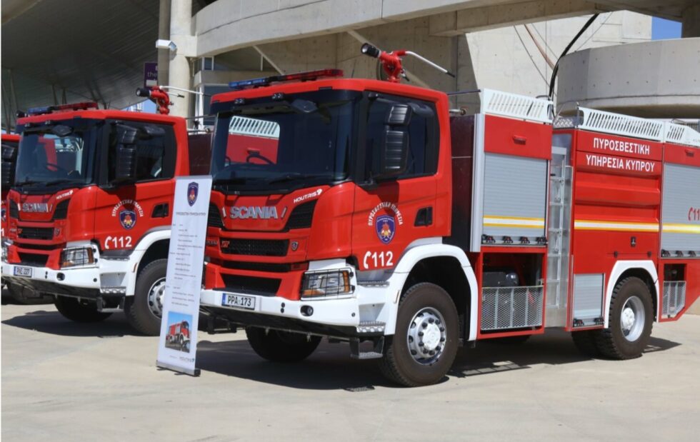 Fire Service | Delivery of 9 new 4x4 vehicles | DEFENCE ReDEFiNED ...