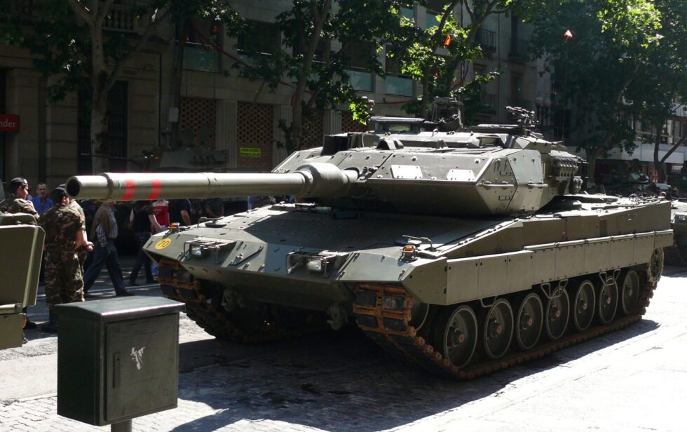 Indra - Rheinmetall | MoU to Extend Successful Cooperation on Leopard 2E