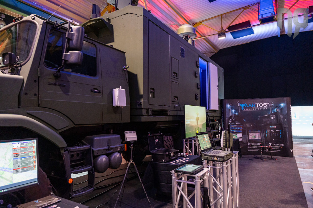 DVD2025 | Aaronia Shows Mobile C-UAS System AARTOS Mounted on Zetros 6× ...