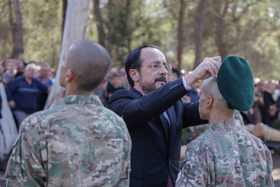 ΛΟΚ | Απονομή Πράσινου Μπερέ στους Καταδρομείς της 2025 ΕΣΣΟ - Παρουσία ...